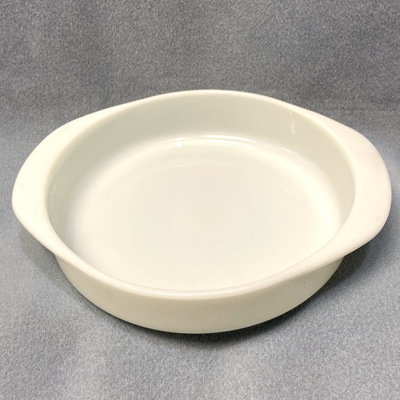 Pyrex | Dining | Pyrex Milk Glass Cake Baking Dish Pyrex 22 | Poshmark